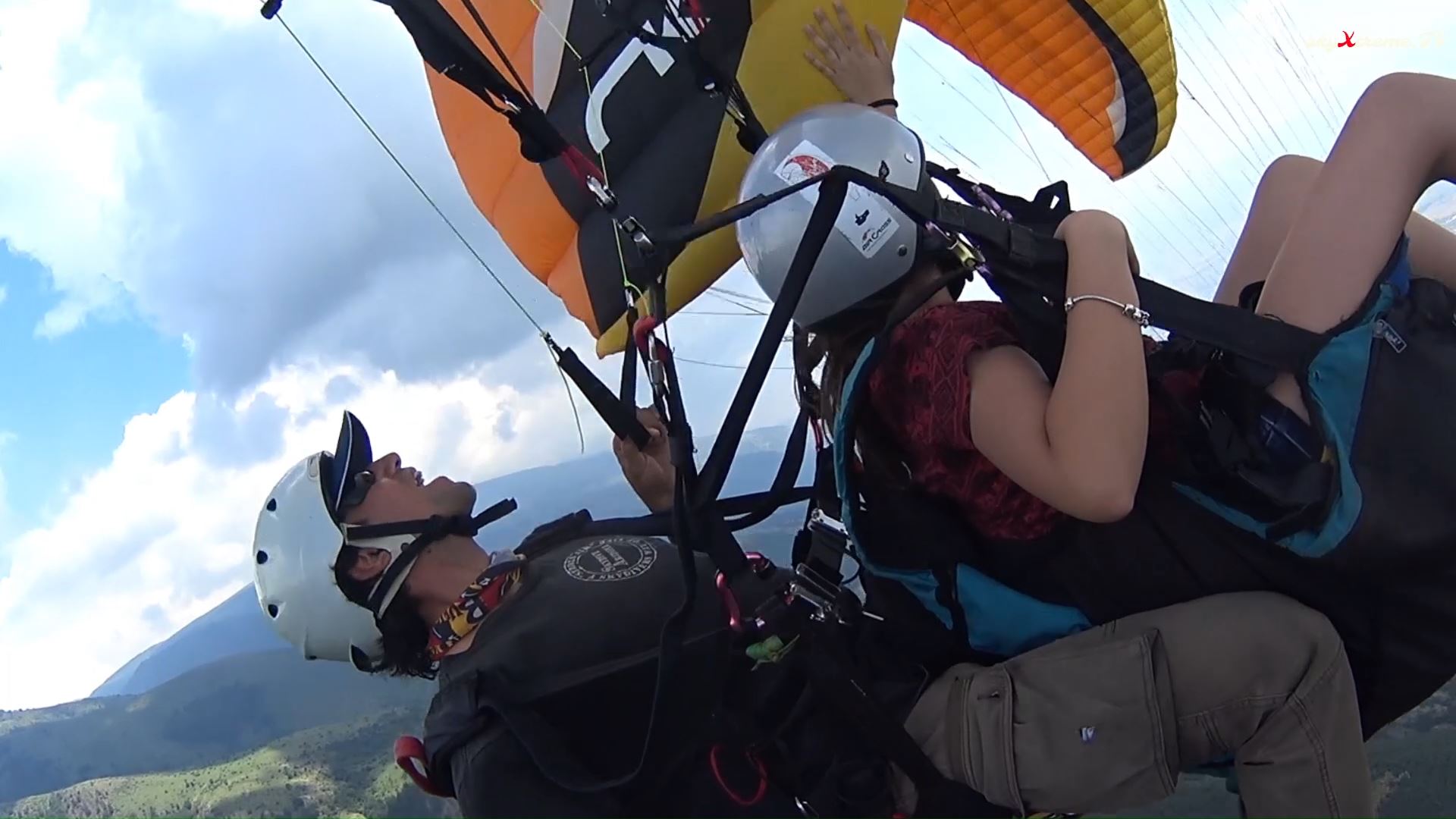 Tandem Flight in Sopot, BG | skyxtreme.tv